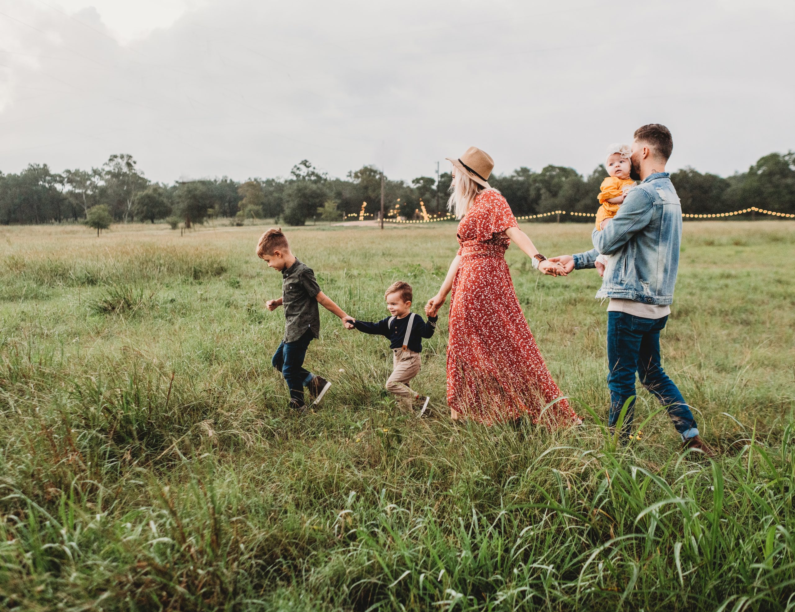 How to strengthen family bonds: powerful strategies for togetherness ...